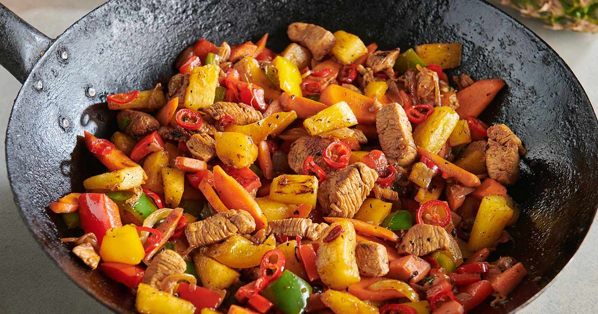 Kuřecí stir-fry s paprikou, ananasem a chilli | Recept | Kikkoman